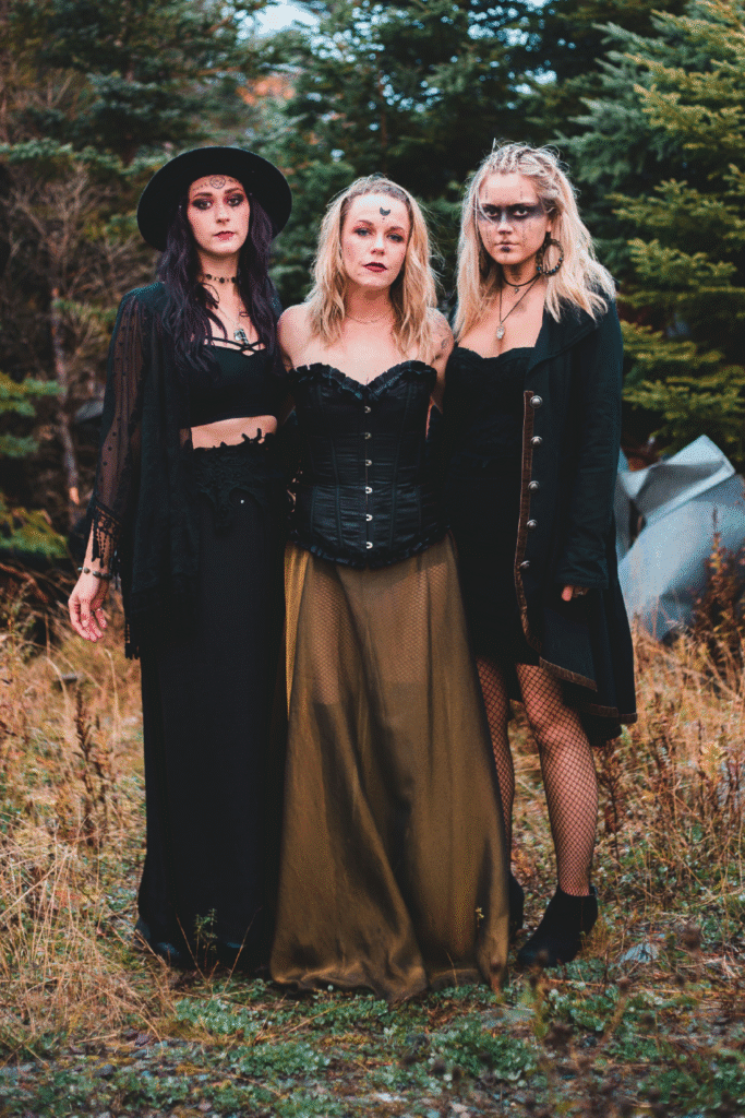 27 Trio Halloween Costume Ideas Your Squad Will Love